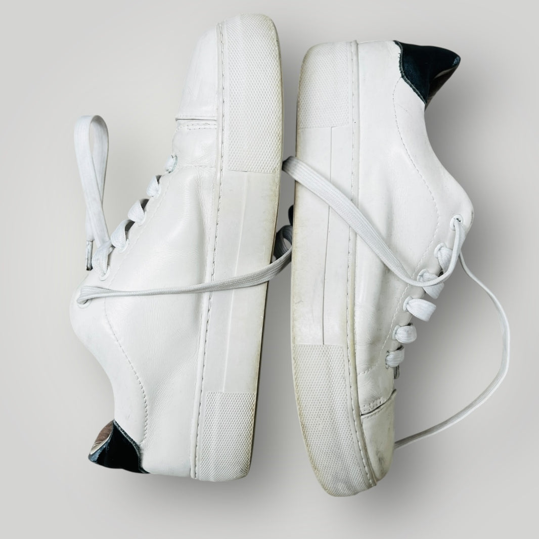 moochi – archival - Curated Vintage and Designer Clothing